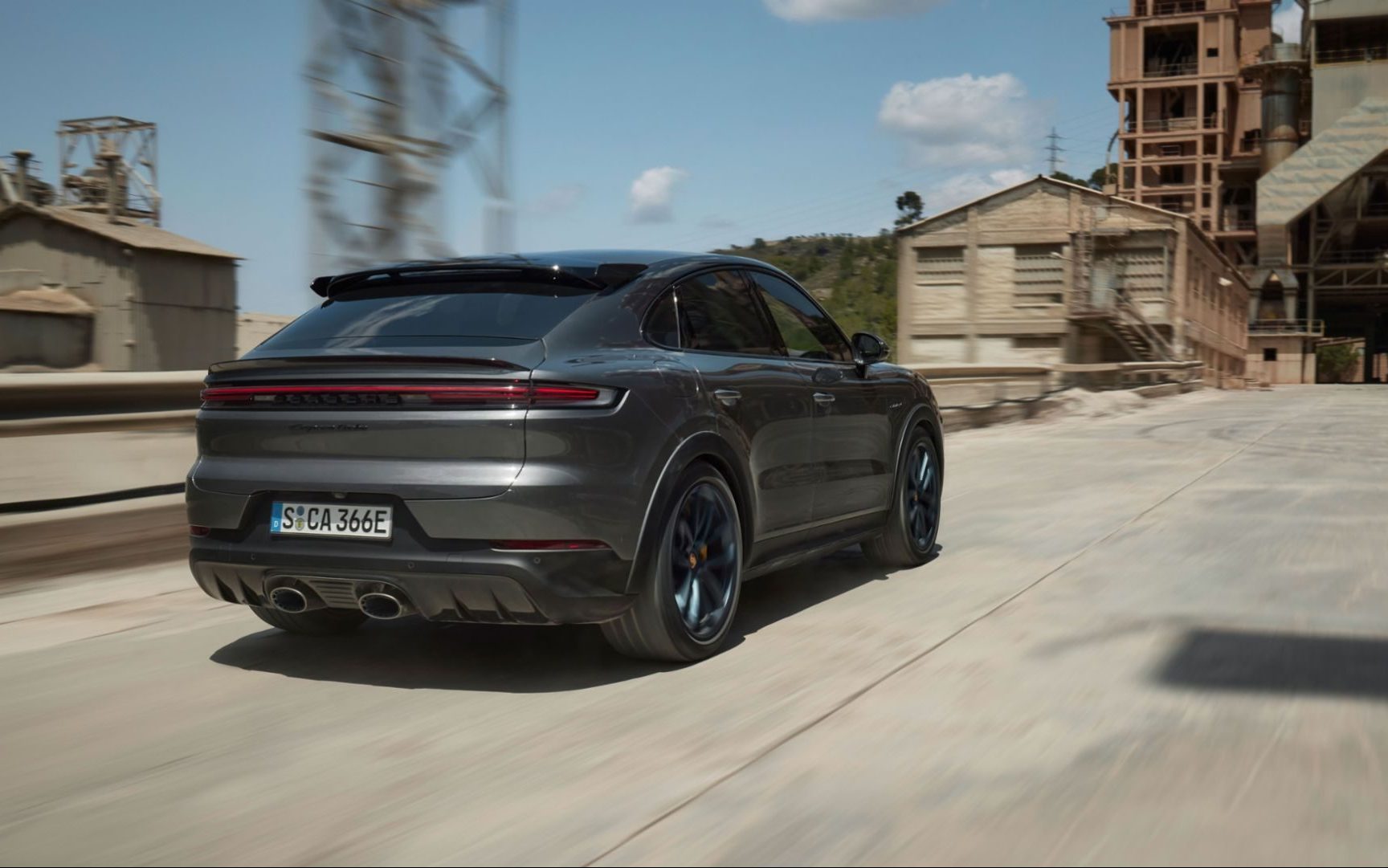 Porsche takes the covers off its most powerful Cayenne ever – Auto ...